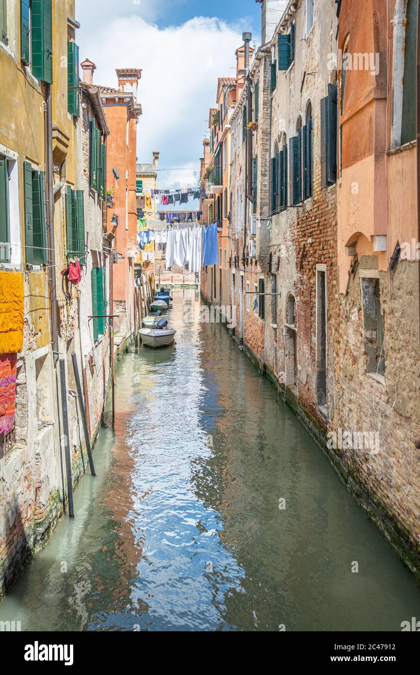 Back streets venice hi-res stock photography and images - Alamy