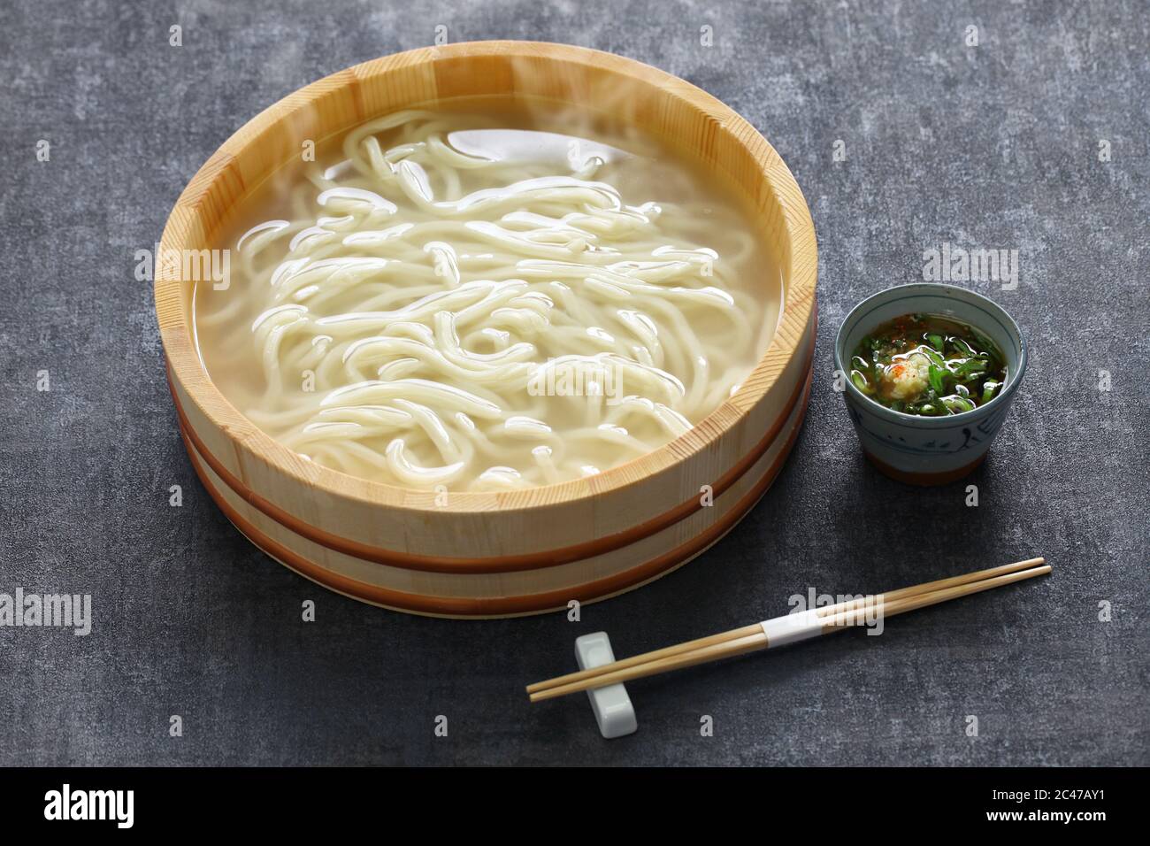 kamaage udon is a kind of japanese udon noodes dish, plain hot udon ...