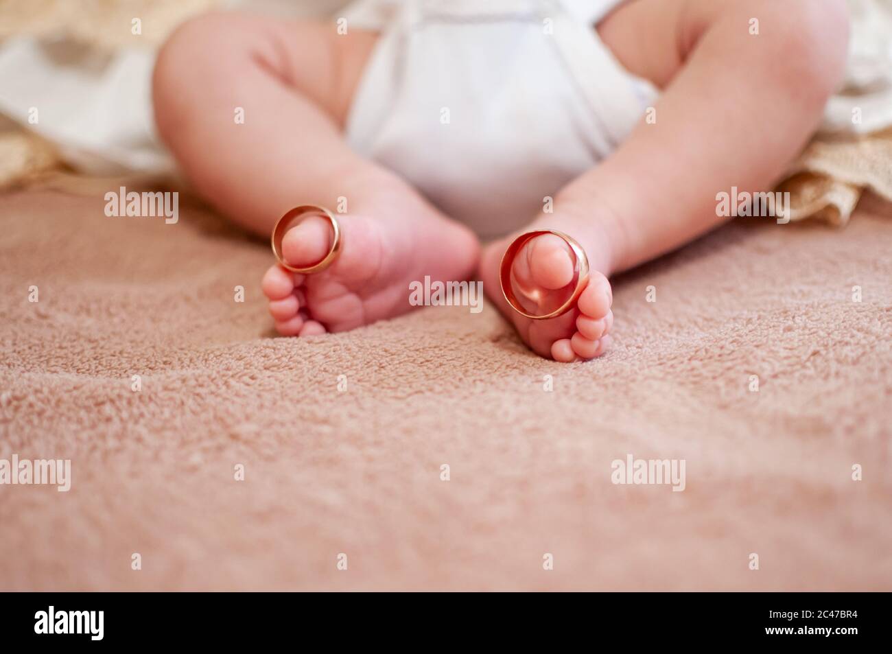 Big fingers hi-res stock photography and images - Alamy