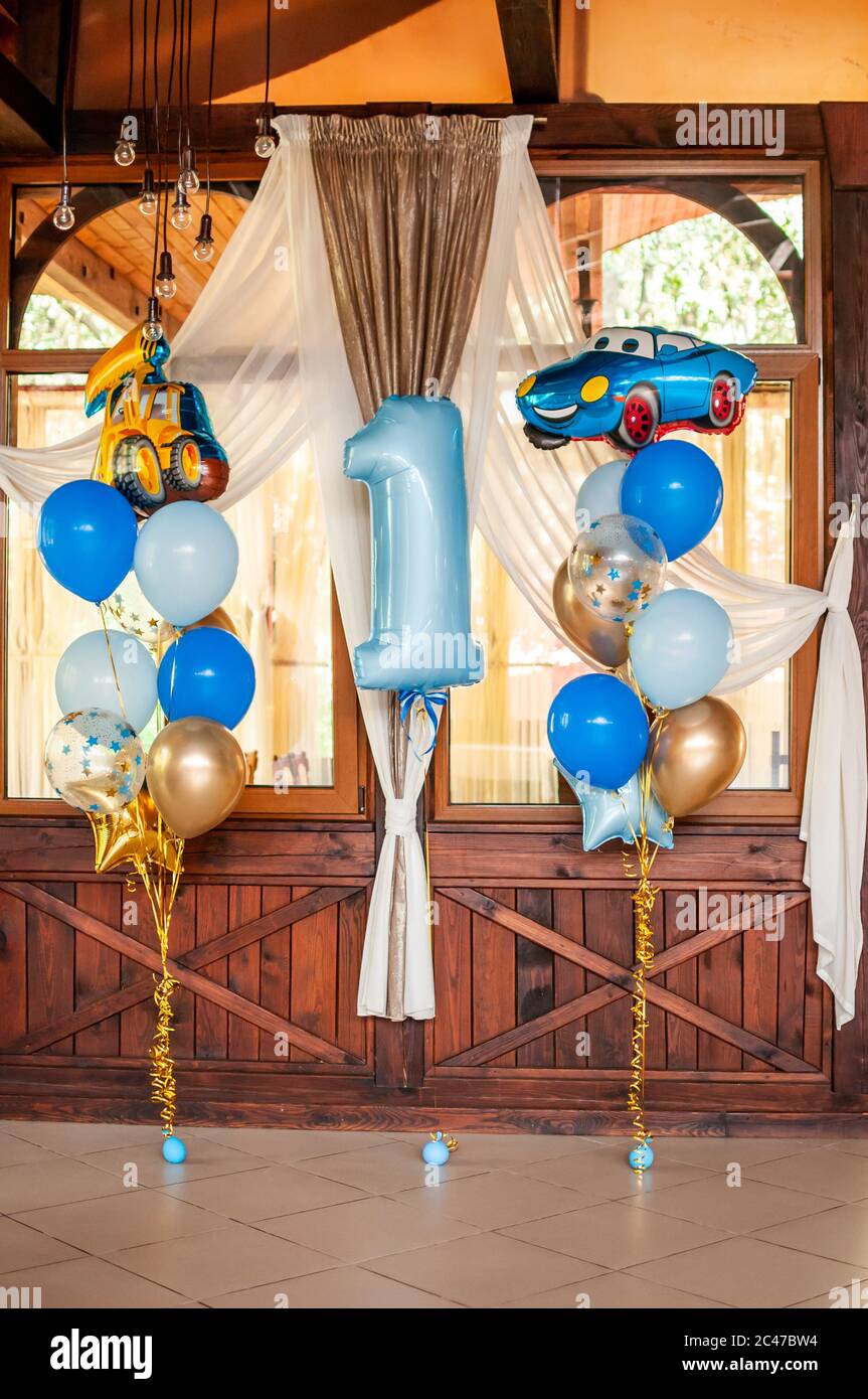 Silver one year sign hi-res stock photography and images - Alamy