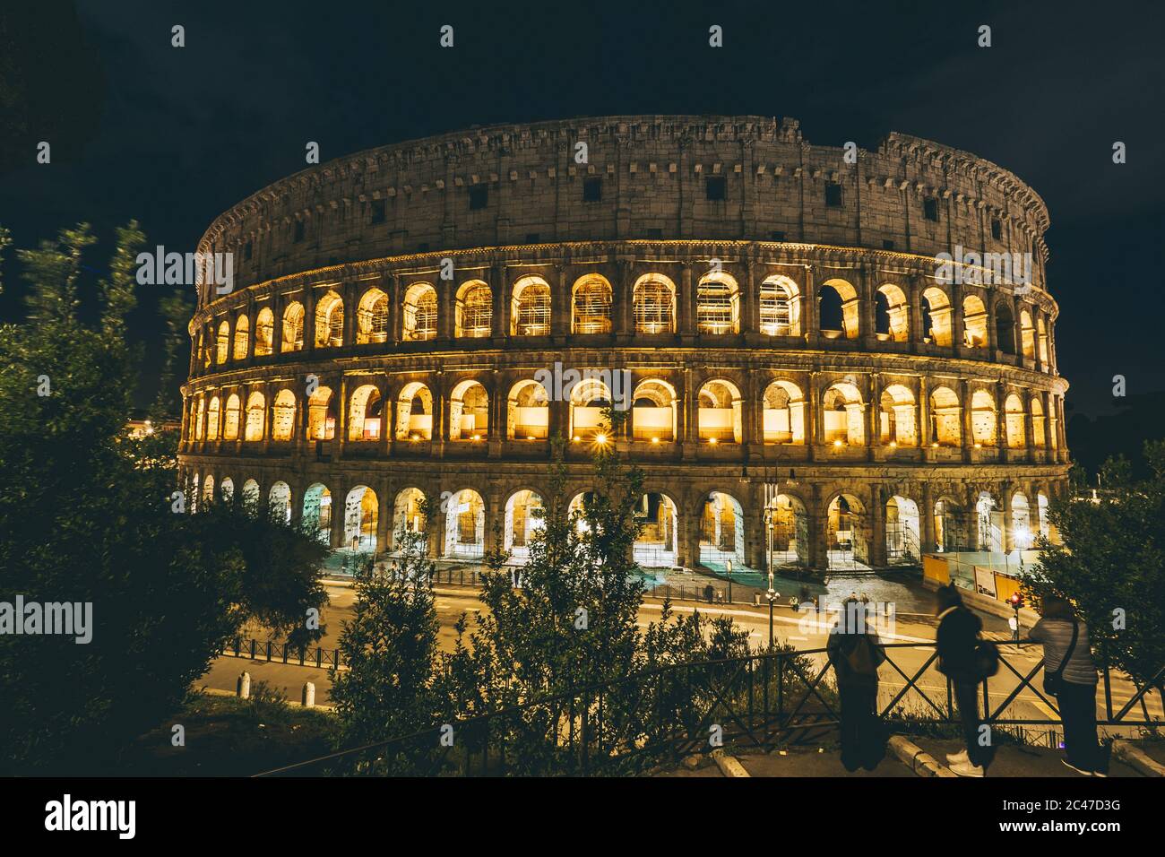 Historical Colosseum building in Rome, Italy at night Stock Photo - Alamy