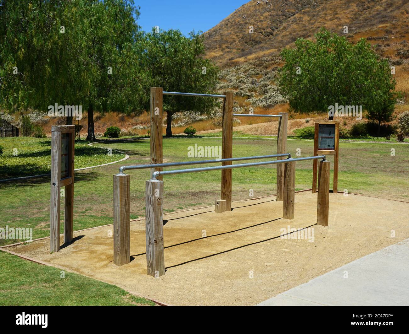 Park workout station hi-res stock photography and images - Alamy