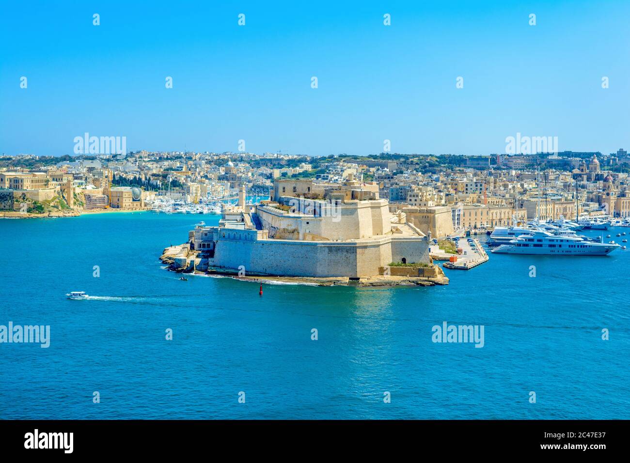Landscape with old Fort Saint Angelo at the centre of the Grand Harbour ...