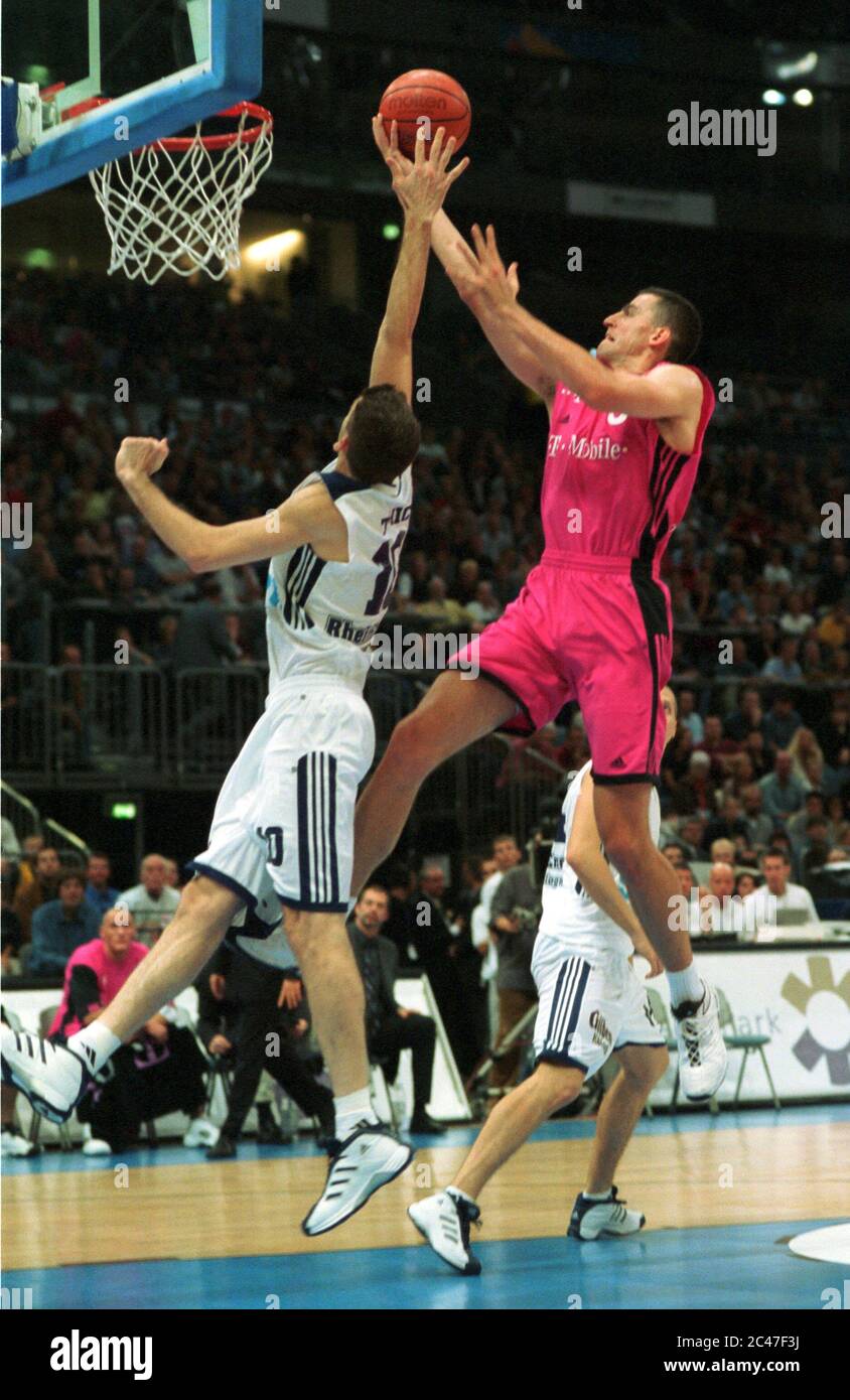 Koelnarena Cologne Germany 2.10.2001, Basketball: Basketball-Bundesliga ...
