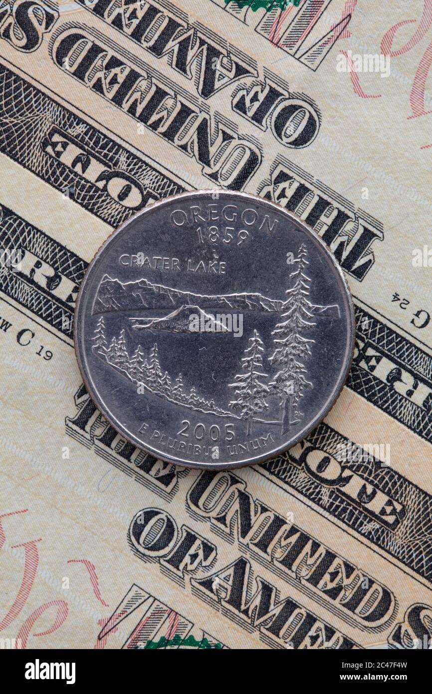 A quarter of Oregon on US dollar bills. Symmetric composition of US ...