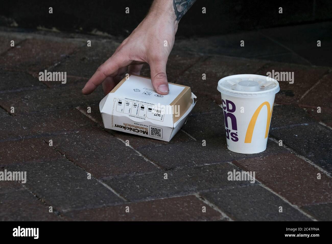 Hand mcdonalds hi-res stock photography and images - Alamy