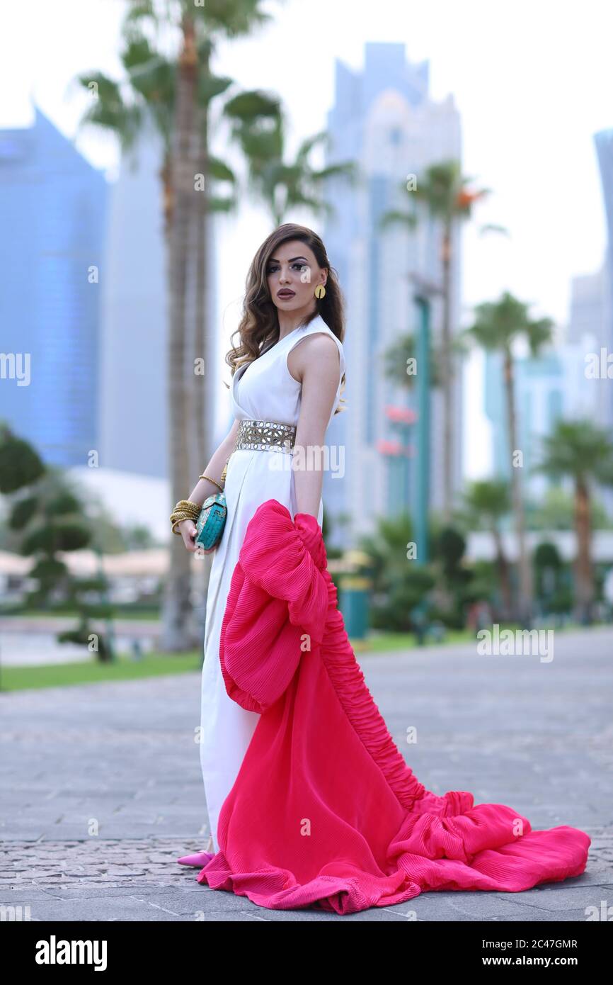 Arab Women in Traditional arab Dress Stock Photo - Alamy