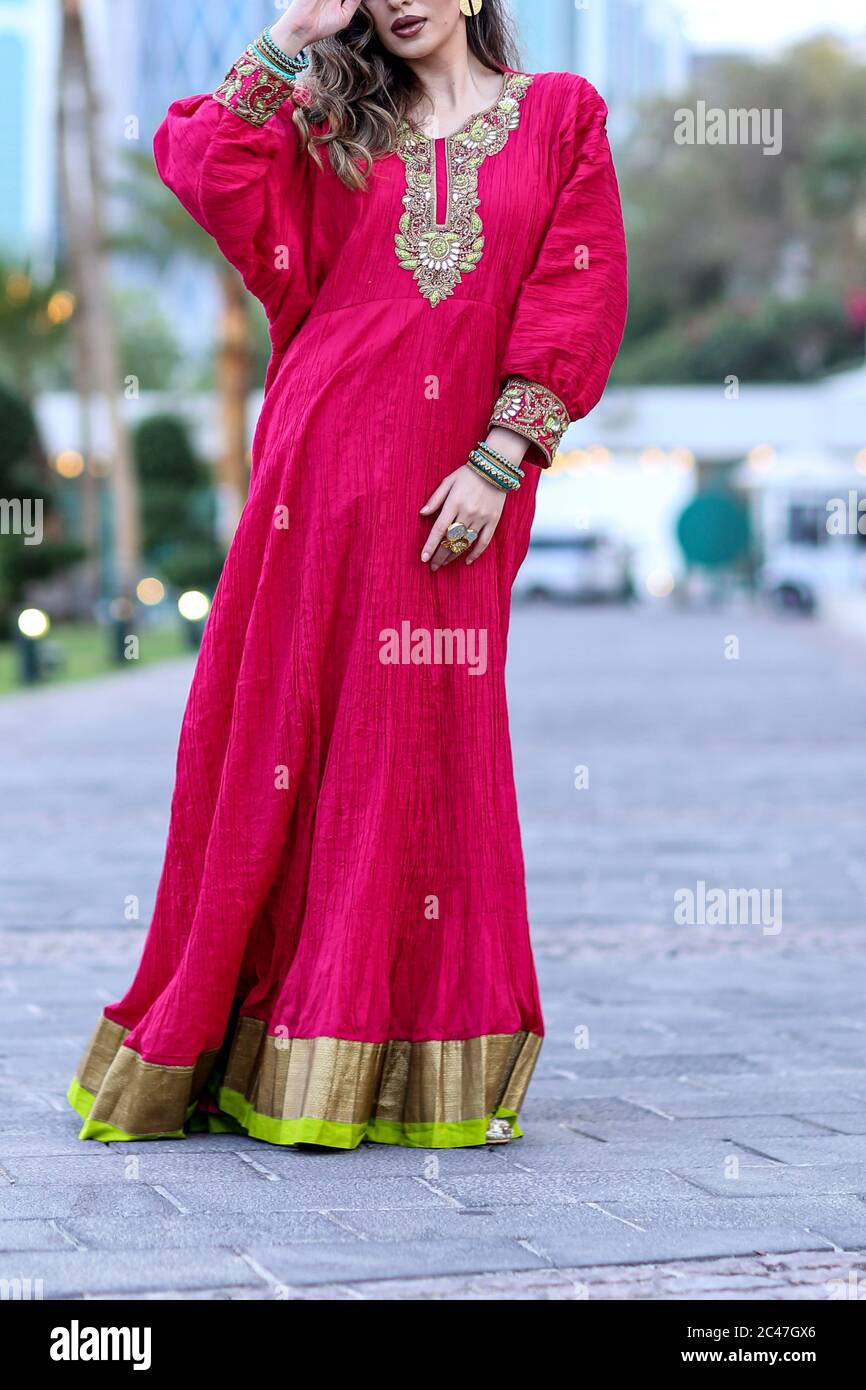 Arab Women in Traditional arab Dress Stock Photo - Alamy