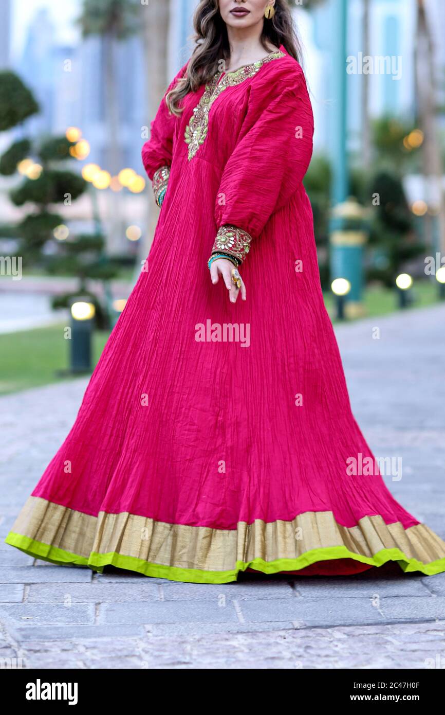 Arab Women in Traditional arab Dress Stock Photo - Alamy