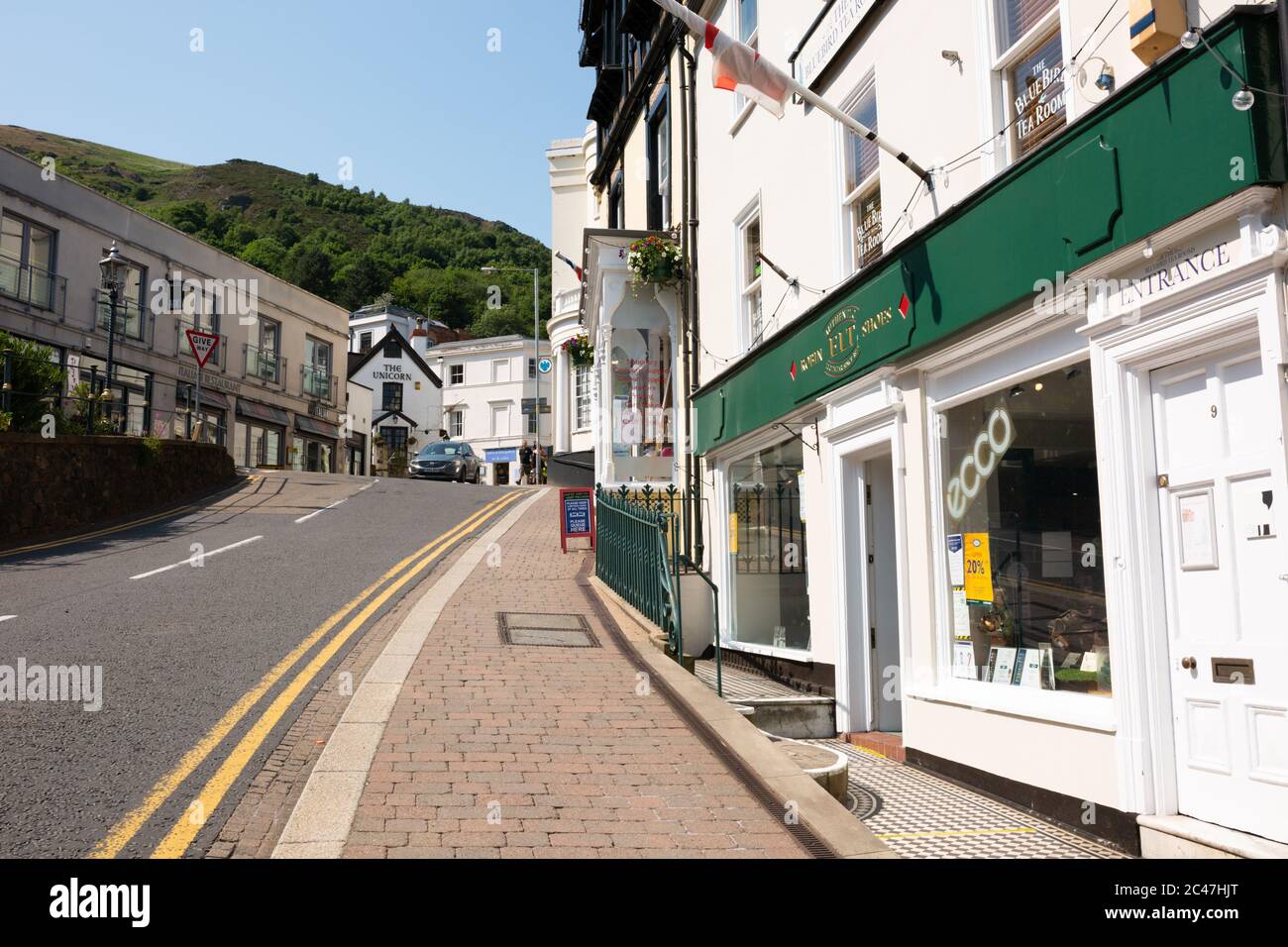 Malvern church summer hi-res stock photography and images - Alamy