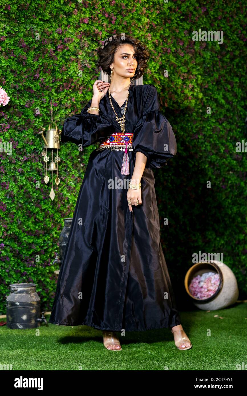 Arab Women in Traditional arab Dress Stock Photo - Alamy