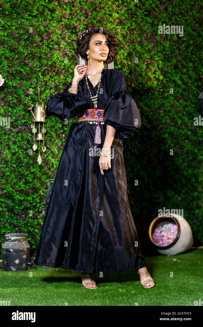 Arab Women in Traditional arab Dress Stock Photo - Alamy