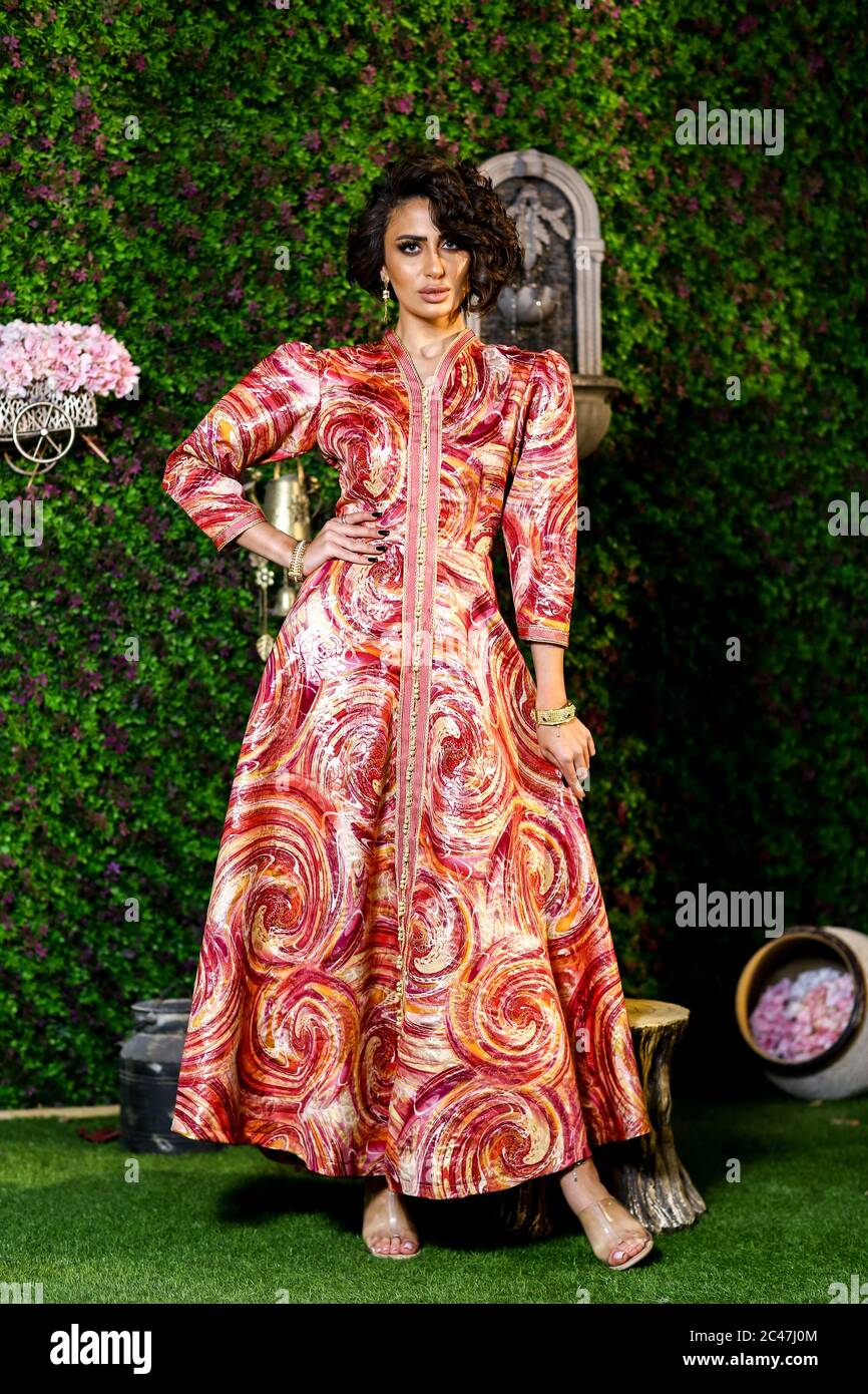 Arab Women in Traditional arab Dress Stock Photo - Alamy