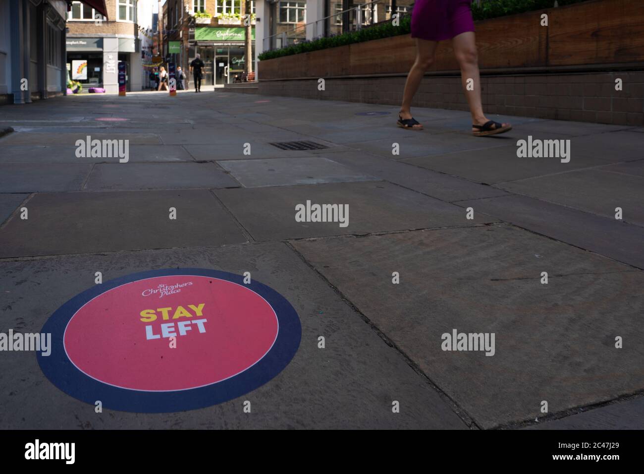 Stay left sign hi-res stock photography and images - Alamy