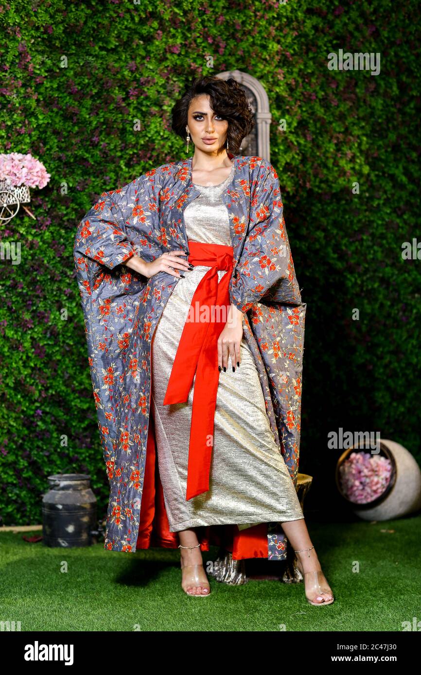 Arab Women in Traditional arab Dress Stock Photo - Alamy