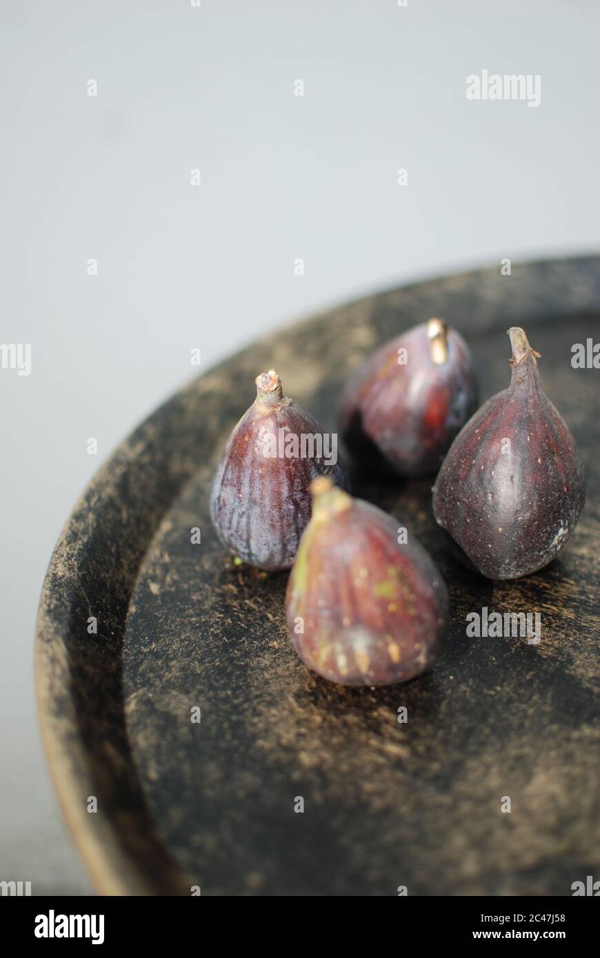Still life figs Stock Photo - Alamy