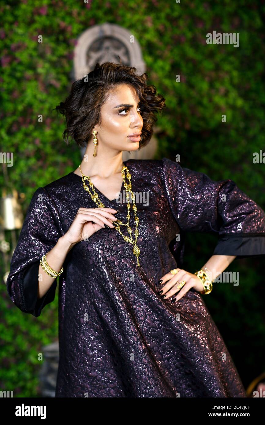 Arab Women in Traditional arab Dress Stock Photo - Alamy