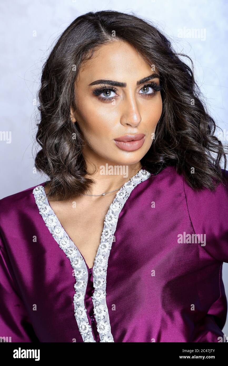 Arab model hi-res stock photography and images - Alamy