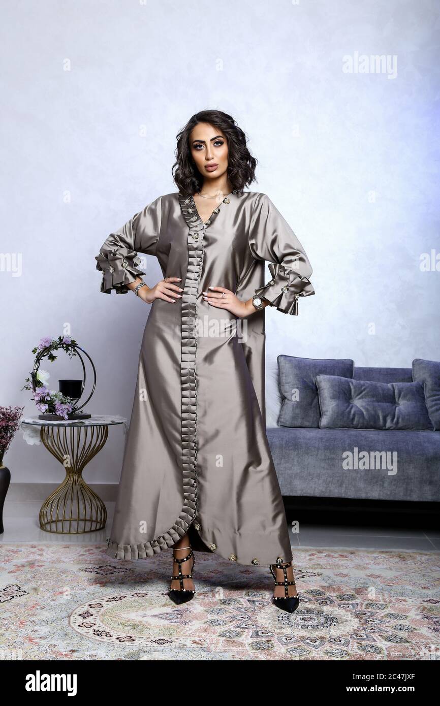 Arab Female Model in Arab Traditional Dress Stock Photo - Alamy