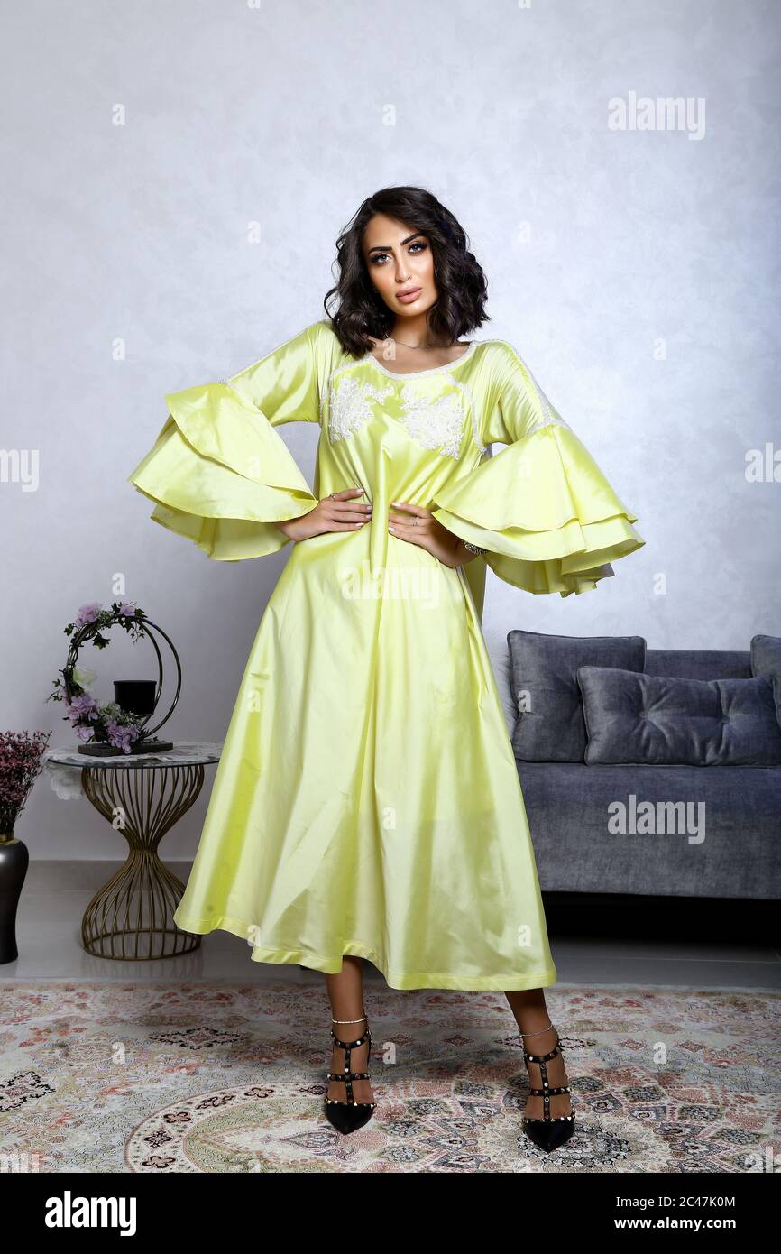 Arab Female Model in Arab Traditional Dress Stock Photo - Alamy