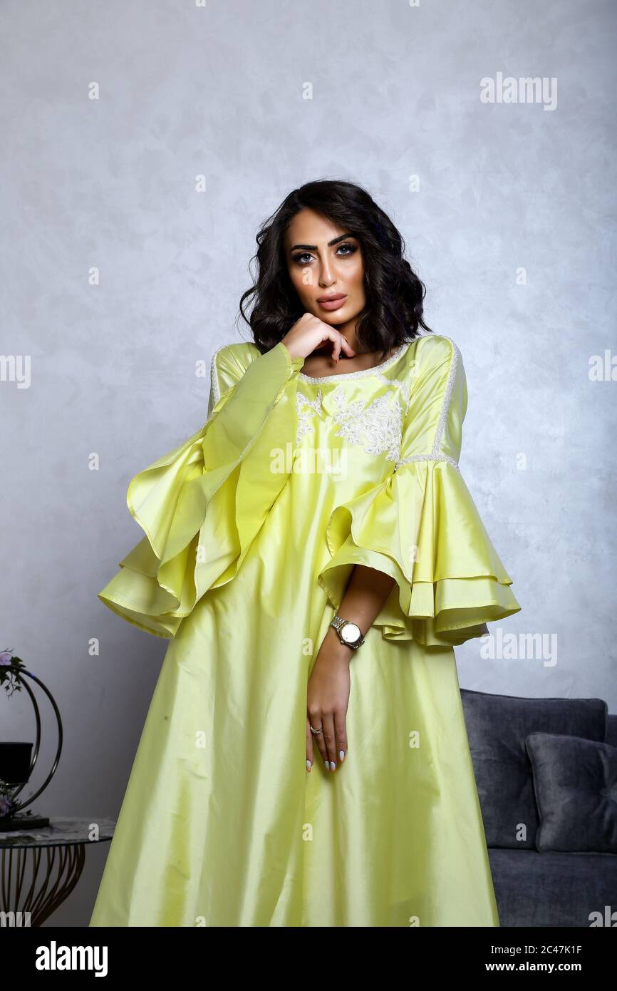 Arab Female Model in Arab Traditional Dress Stock Photo - Alamy