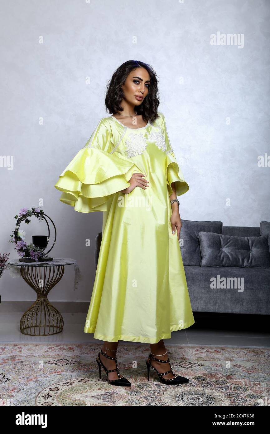 Arab Female Model in Arab Traditional Dress Stock Photo - Alamy
