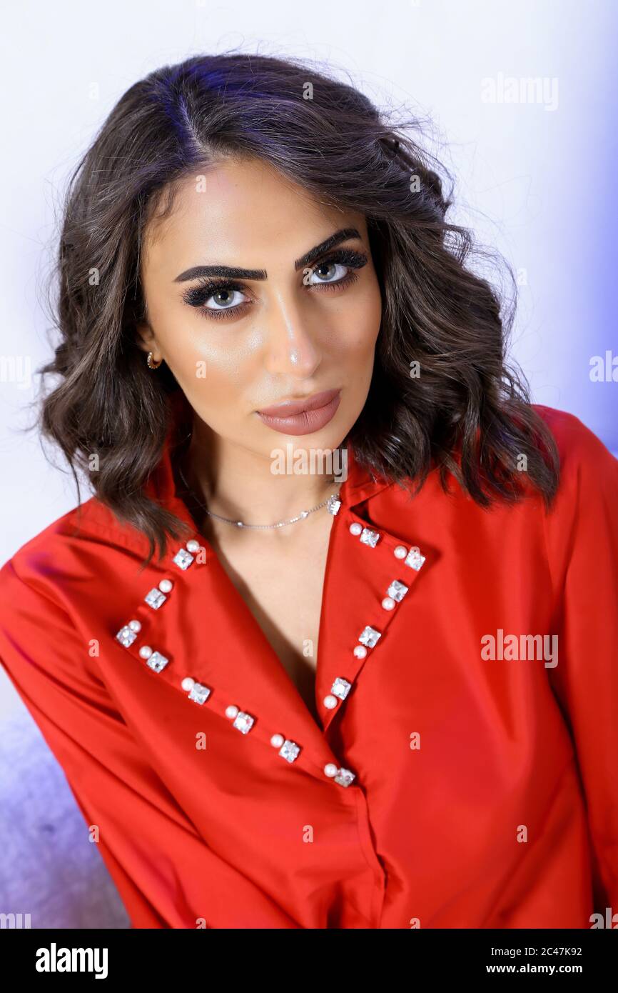 Arab Female Model in Arab Traditional Dress Stock Photo - Alamy