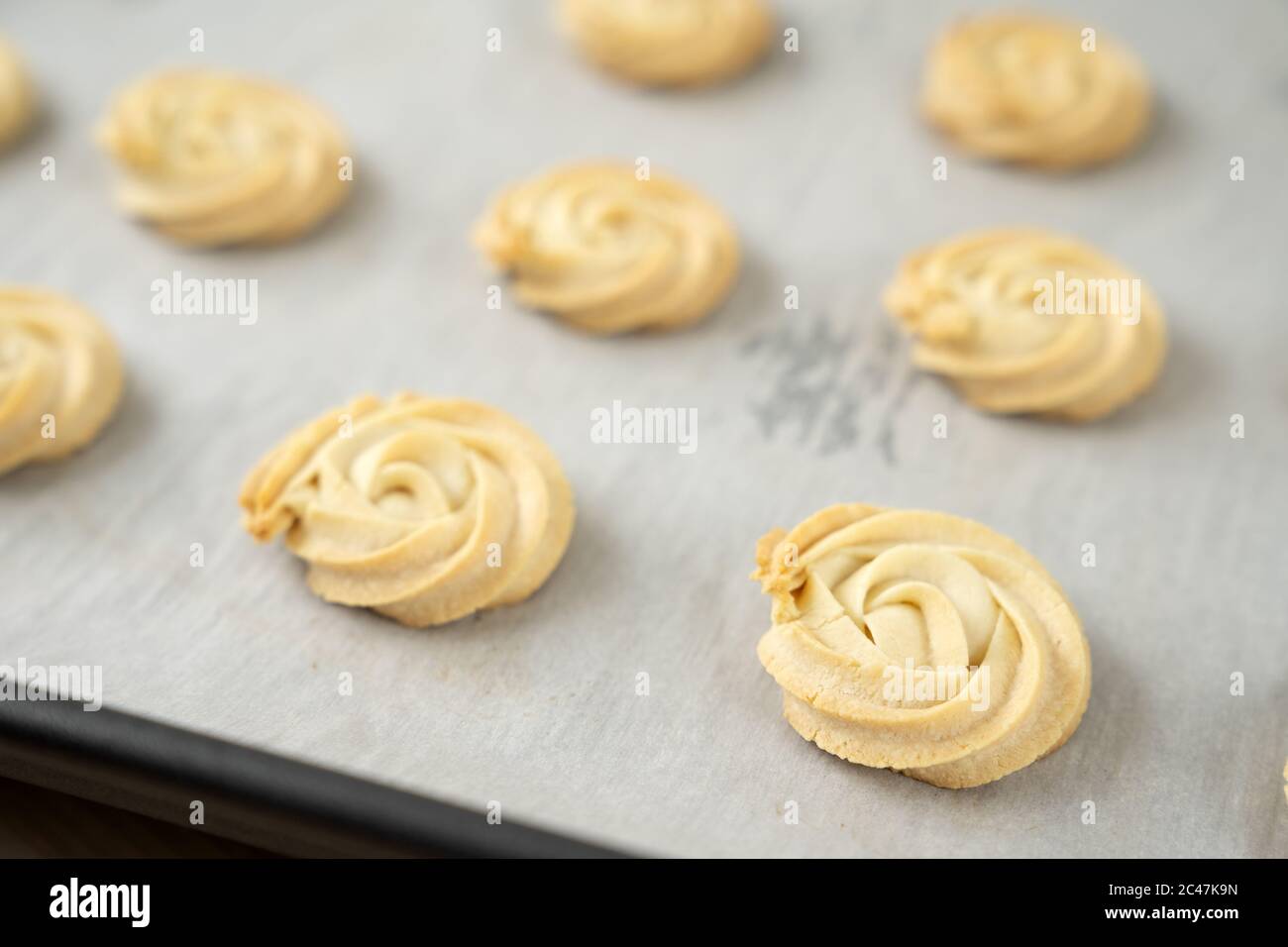 Chocolate cookies in tray hi-res stock photography and images - Alamy
