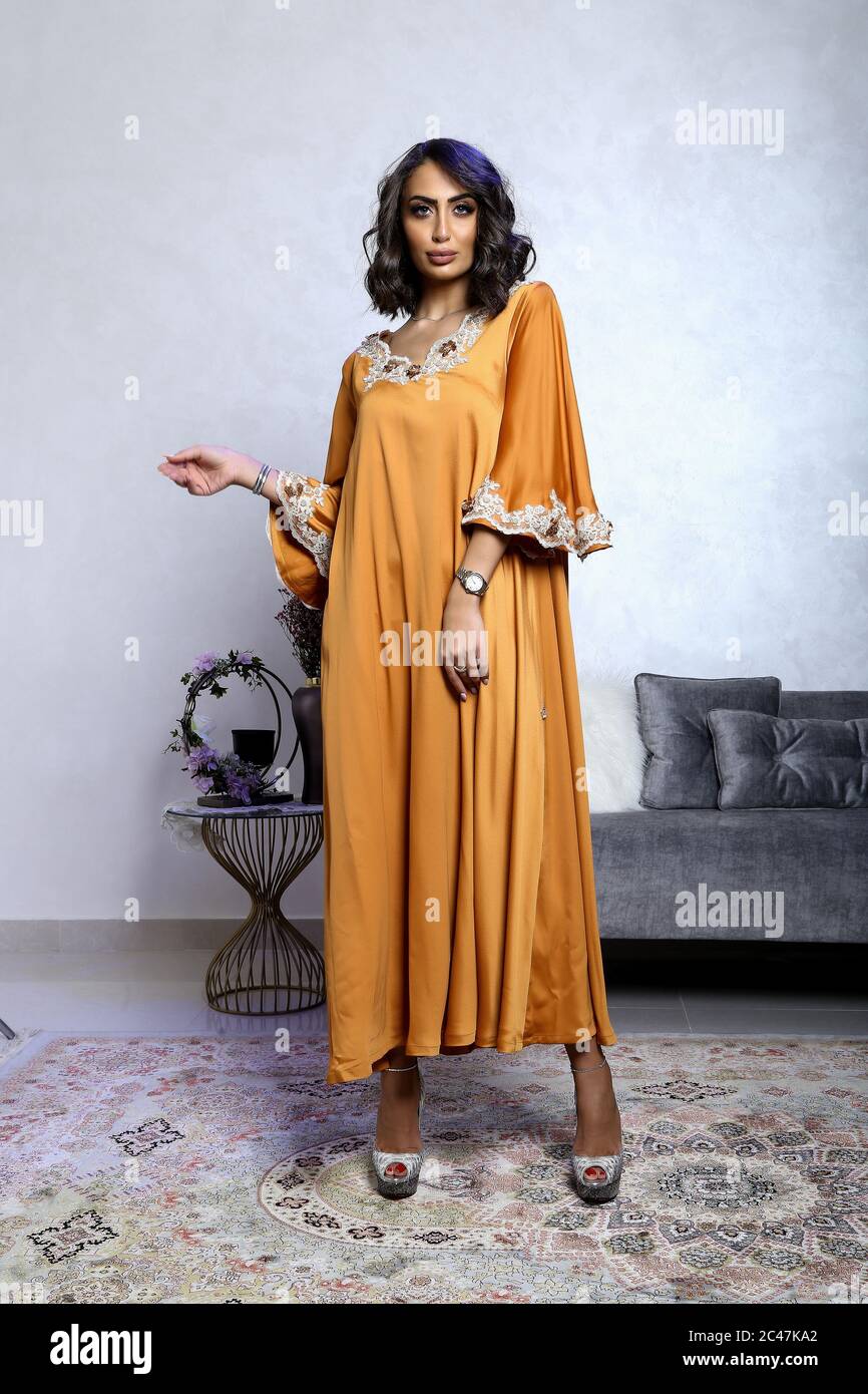Arab Female Model in Arab Traditional Dress Stock Photo - Alamy