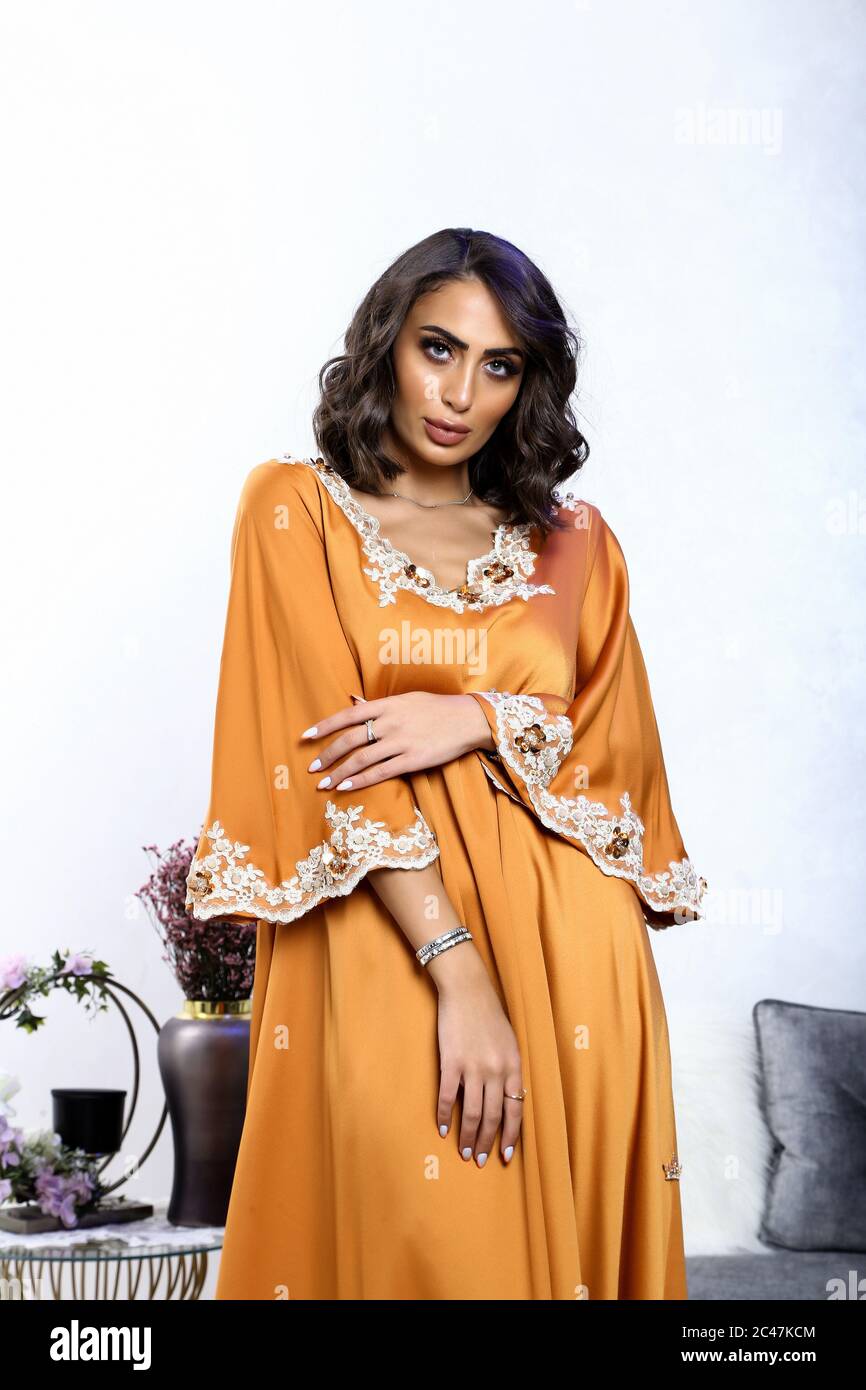 Arab Female Model in Arab Traditional Dress Stock Photo - Alamy