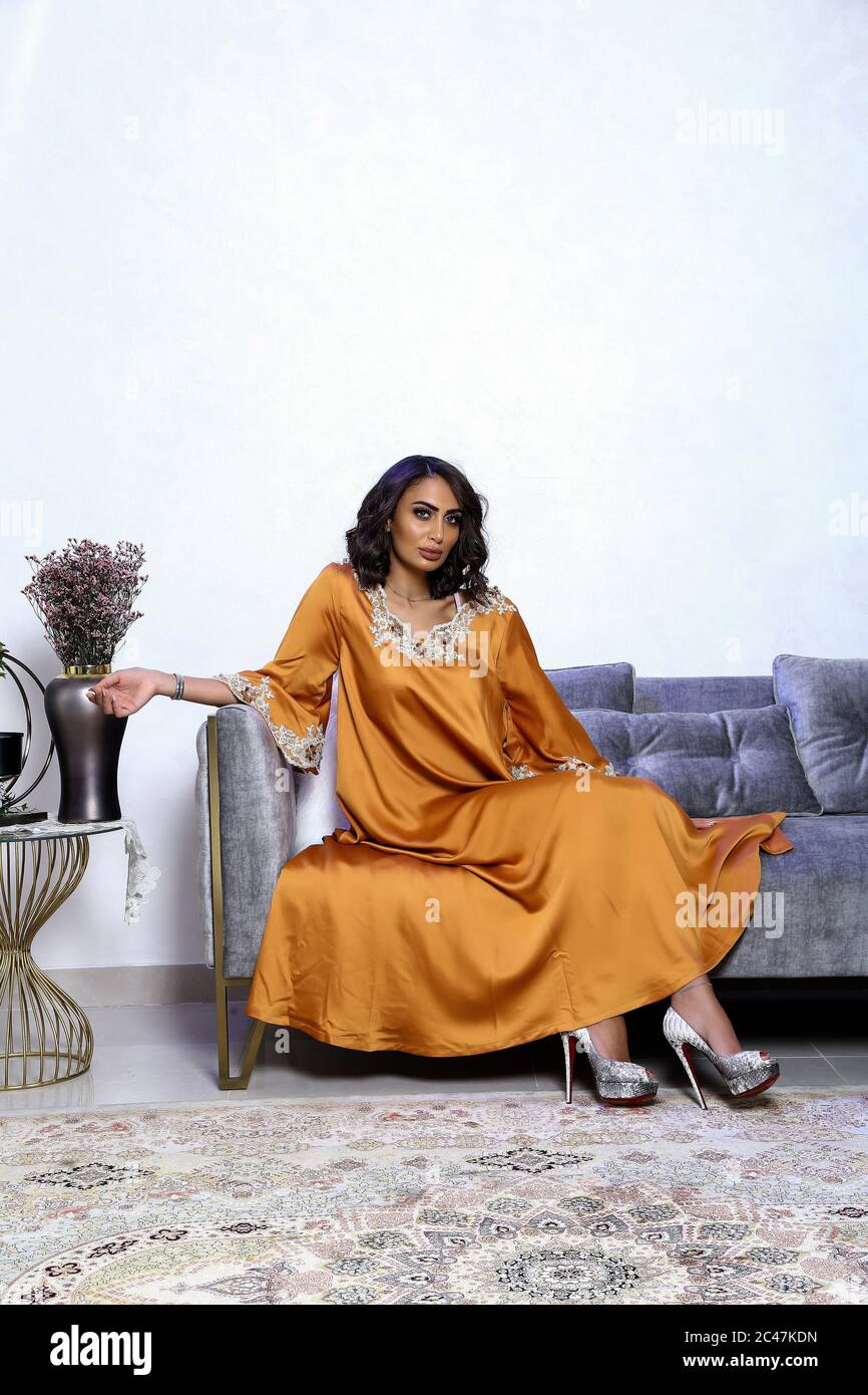 Arab Female Model in Arab Traditional Dress Stock Photo - Alamy