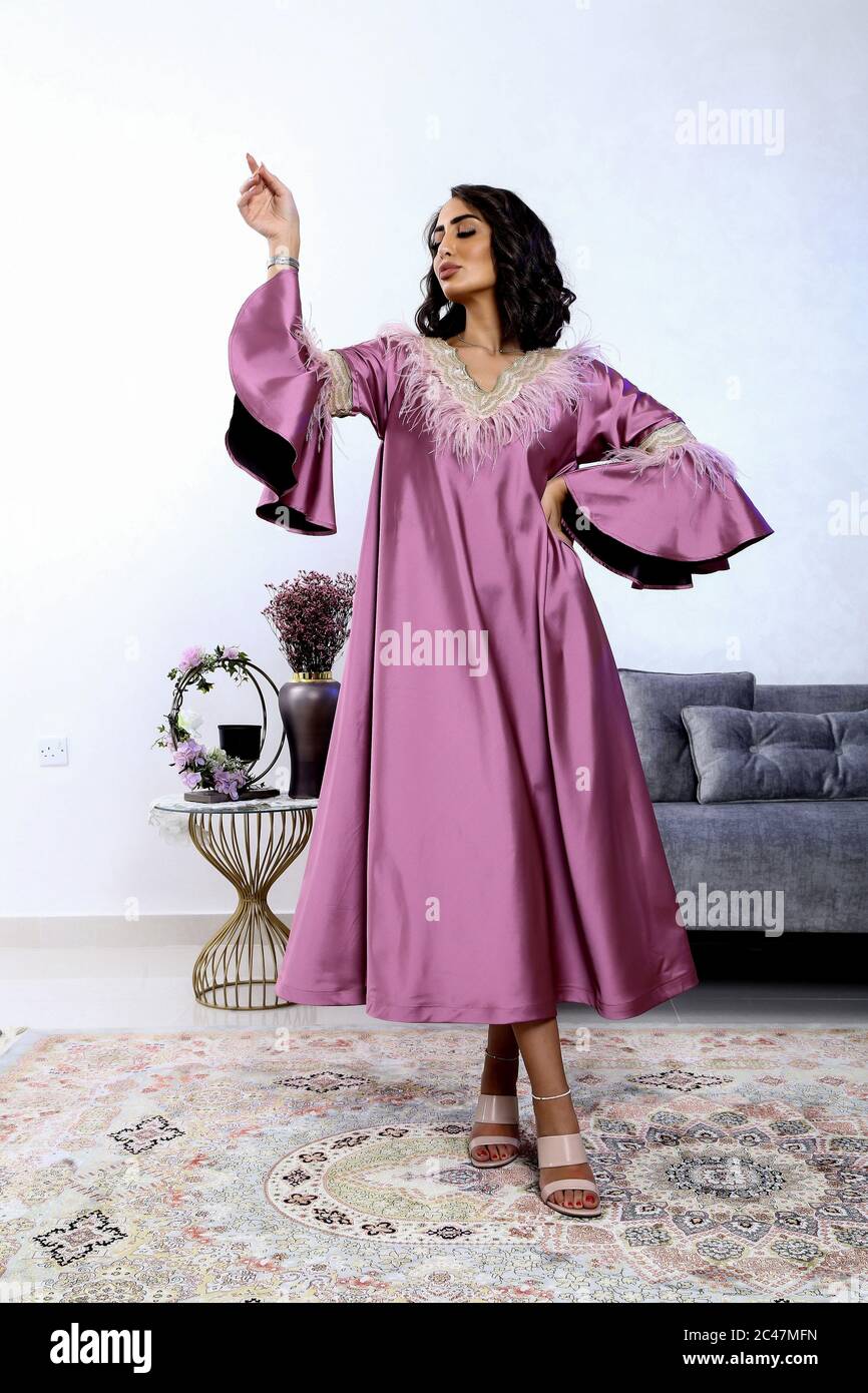 Arab Female Model in Arab Traditional Dress Stock Photo - Alamy