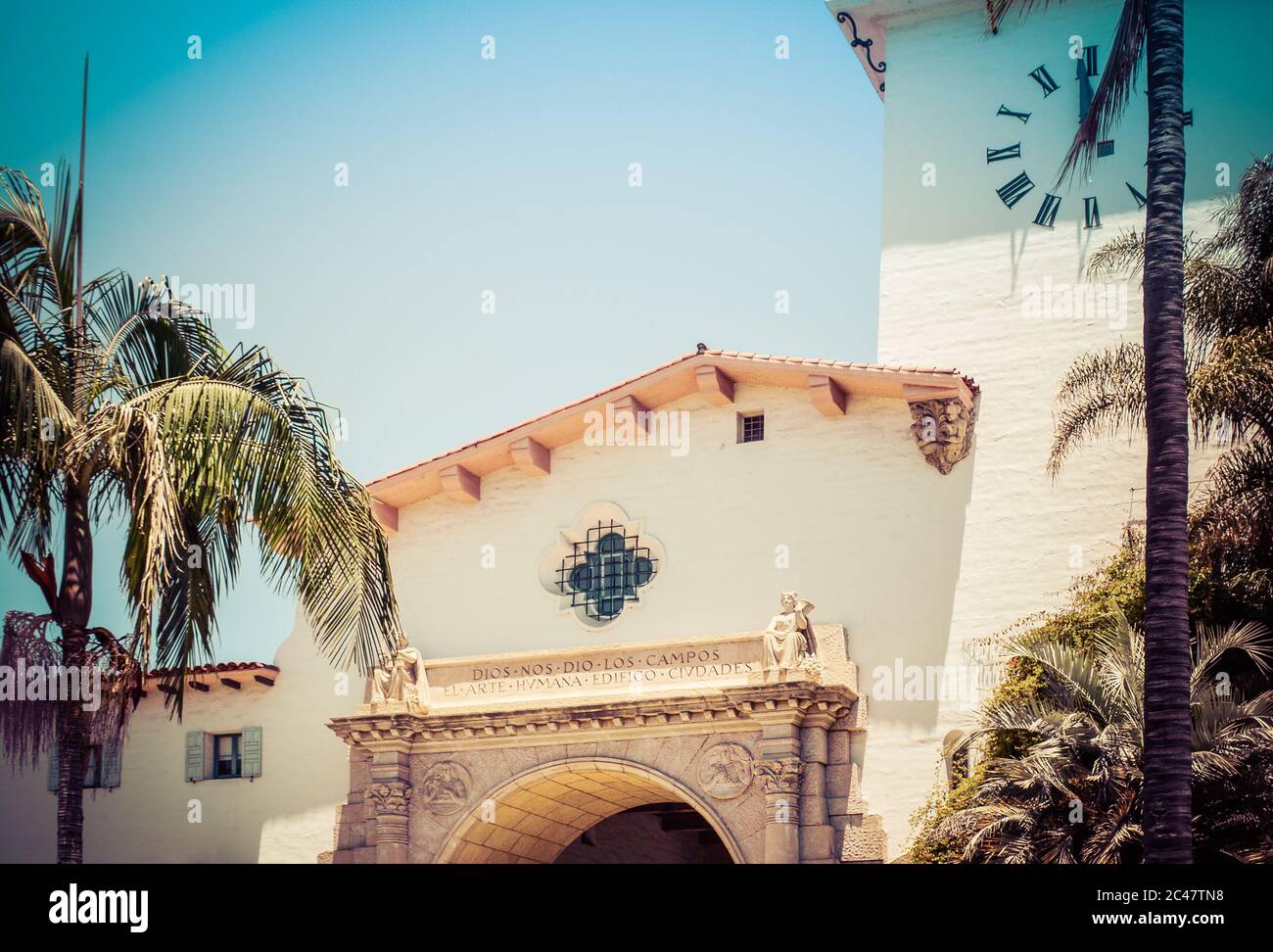 Spanish inscription, above the Santa Barbara County Courthouse entrance ...