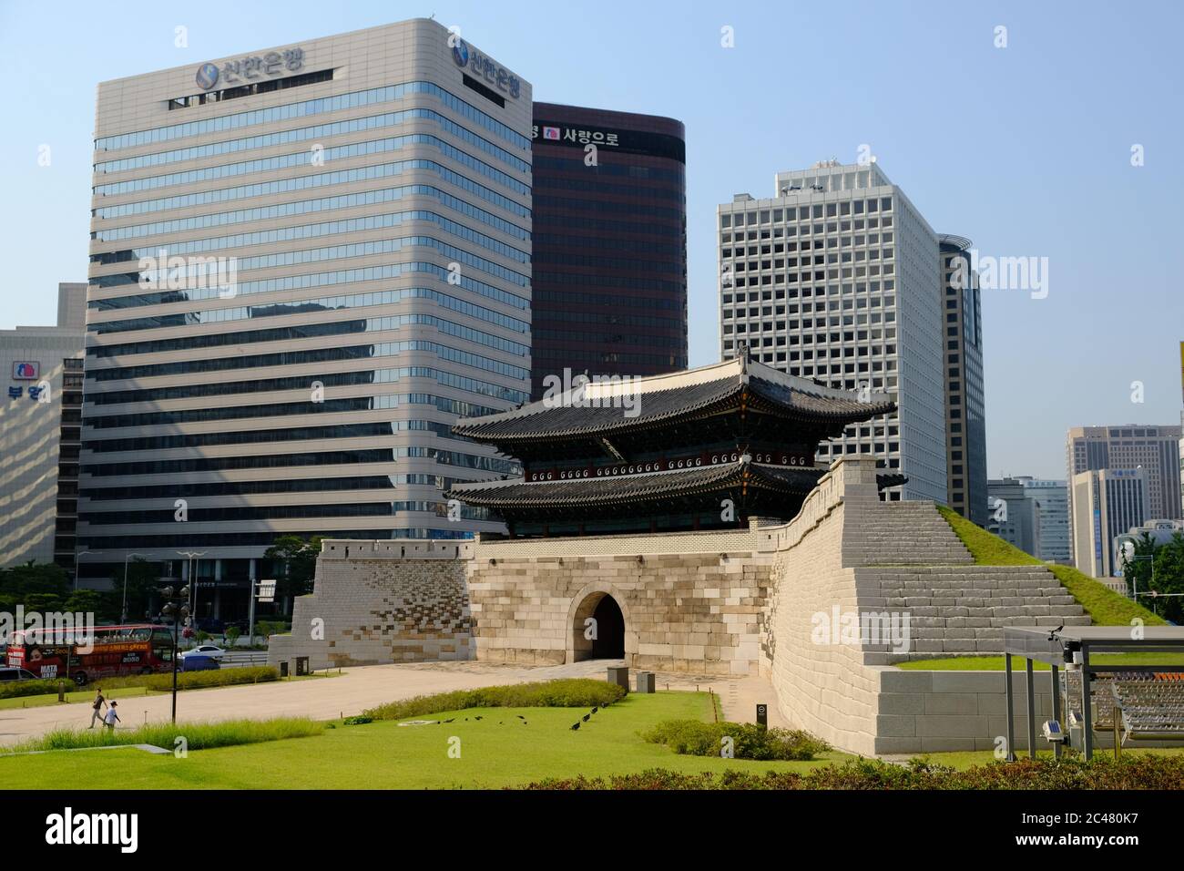 Entrance gate seoul korea hi-res stock photography and images - Alamy