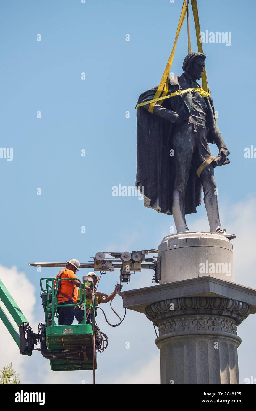John calhoun statue hi-res stock photography and images - Alamy