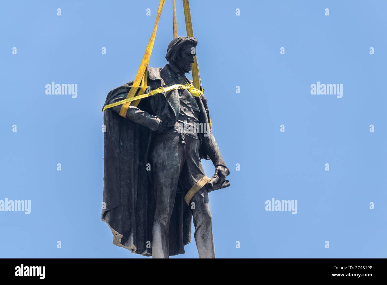 Calhoun statue remove hi-res stock photography and images - Alamy