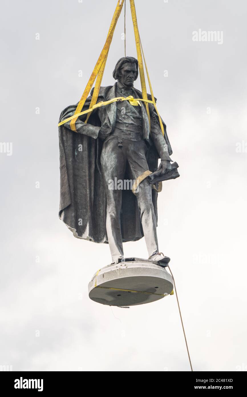 John calhoun statue hi-res stock photography and images - Alamy