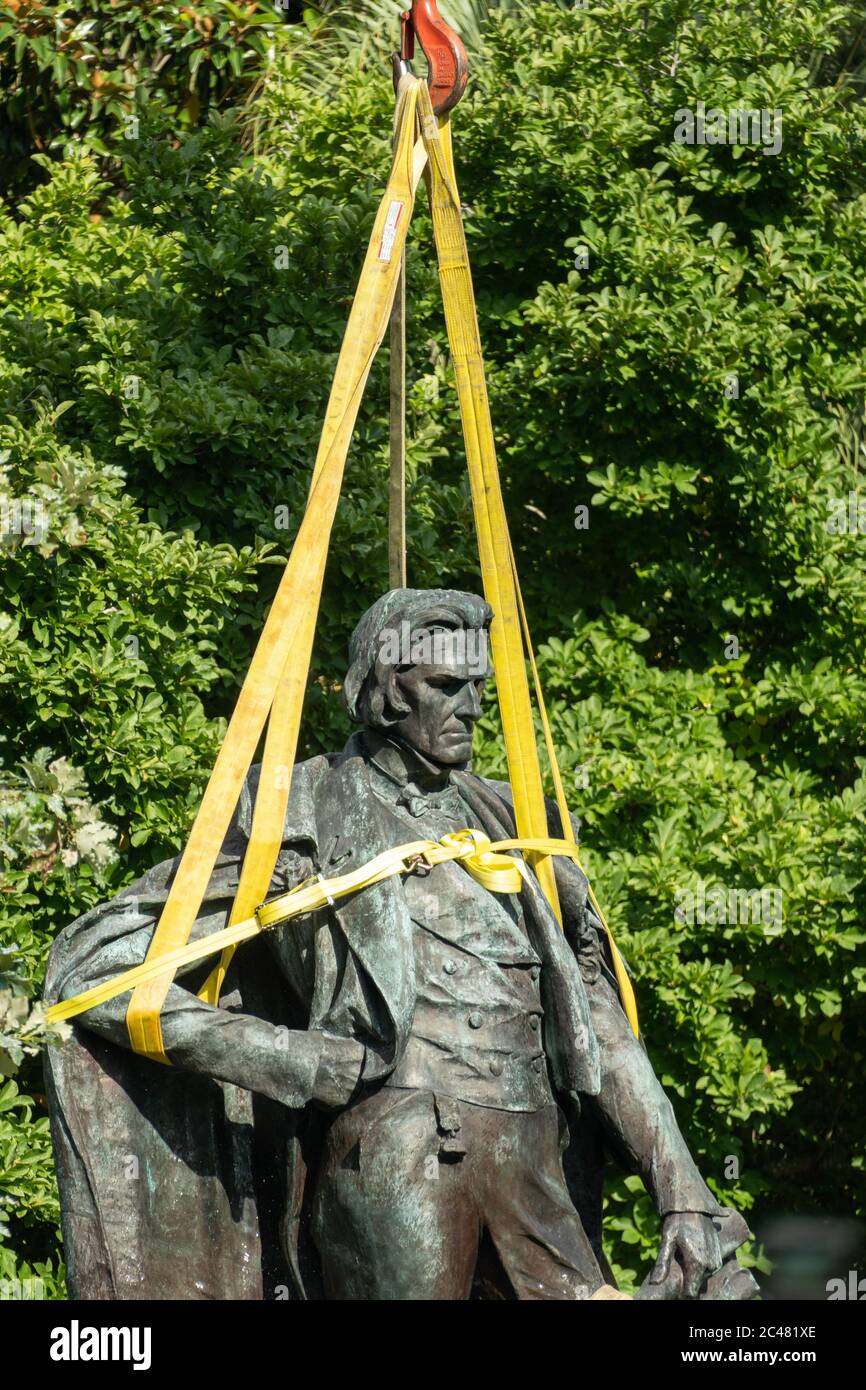 John calhoun statue hi-res stock photography and images - Alamy