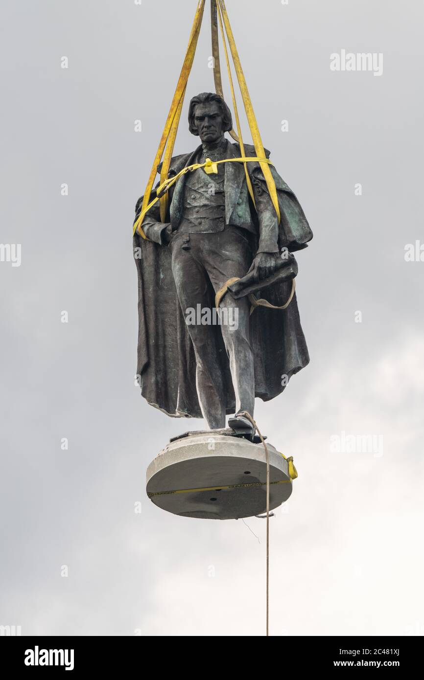 John calhoun statue hi-res stock photography and images - Alamy