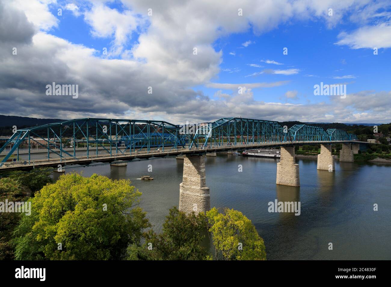Walnut Street pedestrian bridge,Chattanooga,Tennessee,USA Stock Photo ...
