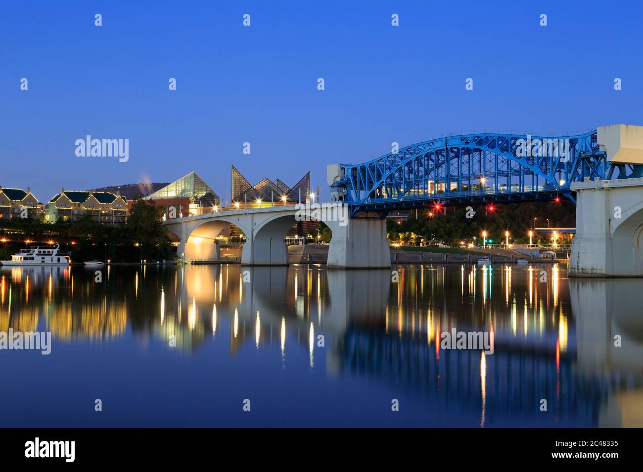 Market Street Bridge & Tennessee River,Chattanooga,Tennessee,USA Stock ...