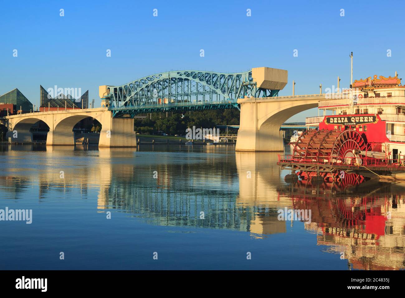 Delta Queen Riverboat & Market Street Bridge,Chattanooga,Tennessee,USA ...