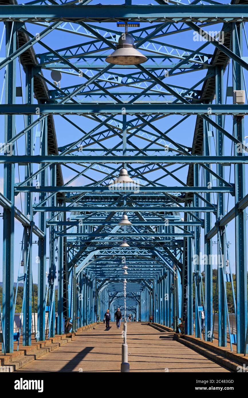 Walnut street pedestrian bridge hi-res stock photography and images - Alamy