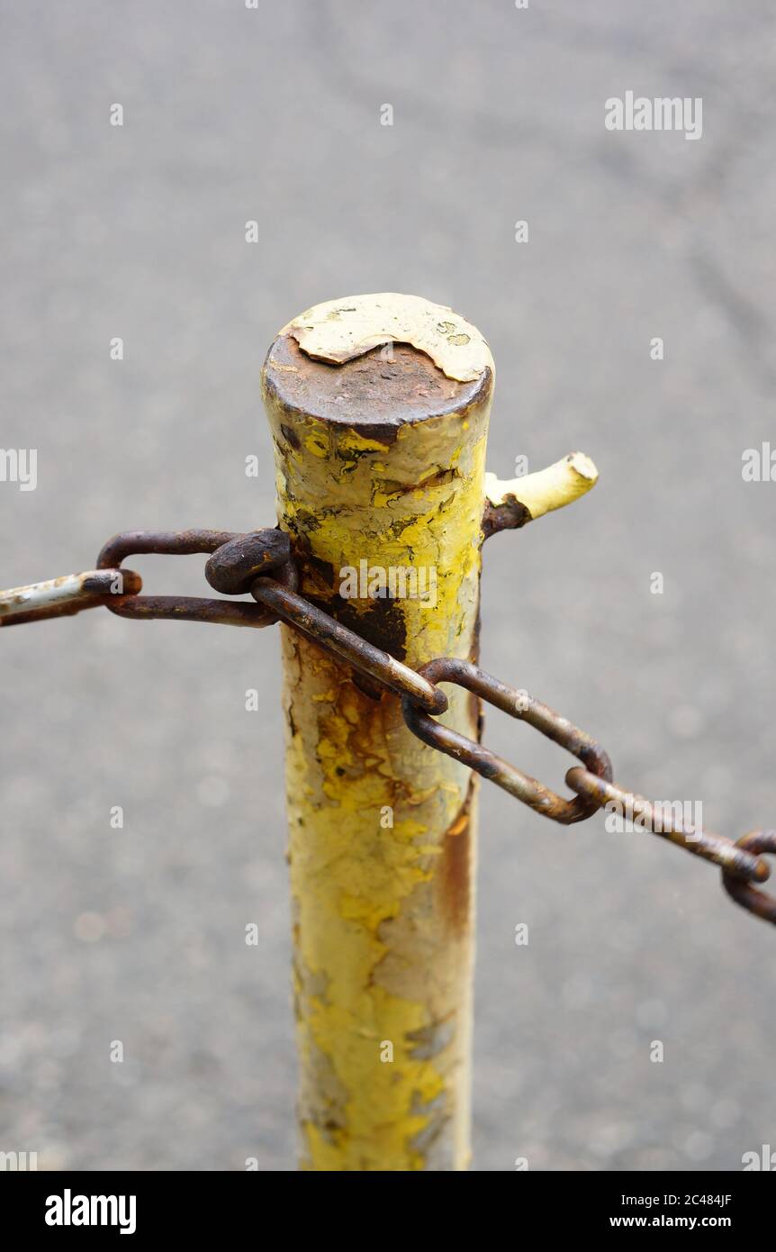Rusted chains isolated hi-res stock photography and images - Alamy