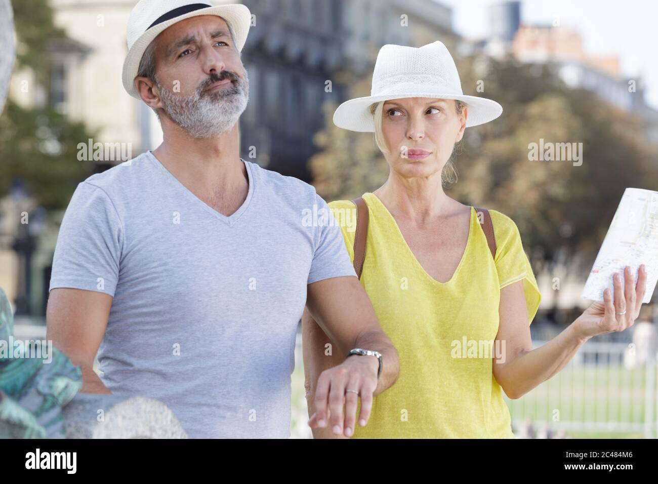 Men arguing and directions hi-res stock photography and images - Alamy