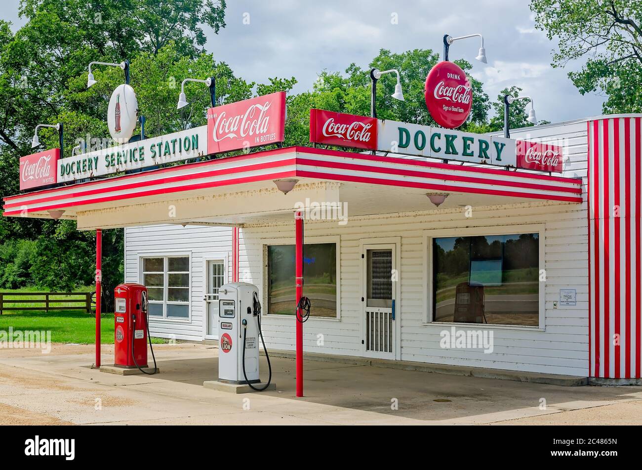 Dockery service station hi-res stock photography and images - Alamy