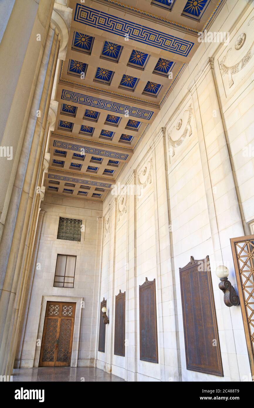 War memorial building hi-res stock photography and images - Alamy
