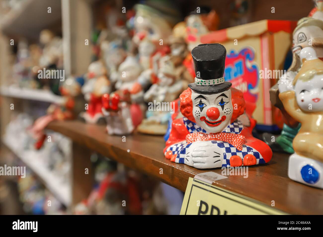 Haunted clown motel hi-res stock photography and images - Alamy