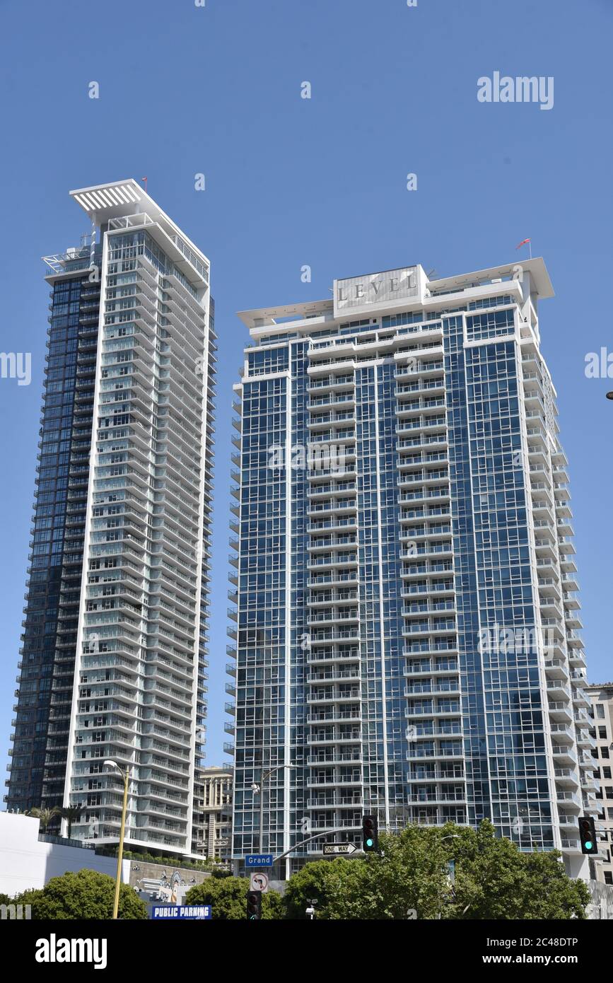 Los Angeles, CA/USA - April 29, 2020: Modern high rise glass apartment ...