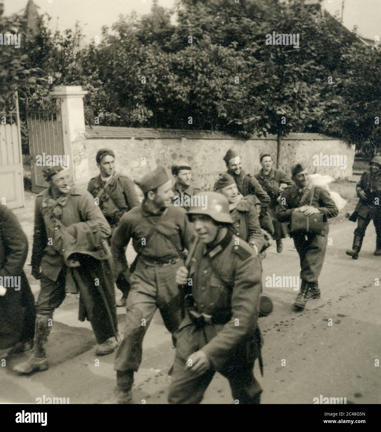 Events: WW2 - WWII Nazi Wehrmacht soldiers occupy North of France ...